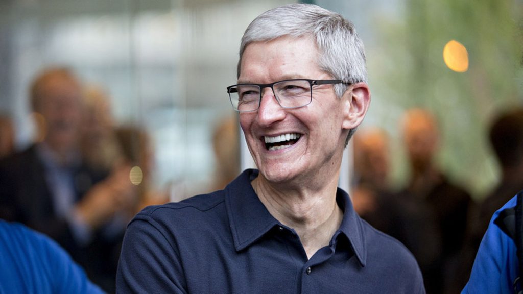 Có ai như: CEO Apple từ thiện bằng cổ phiếu quyên góp 5 triệu USD
