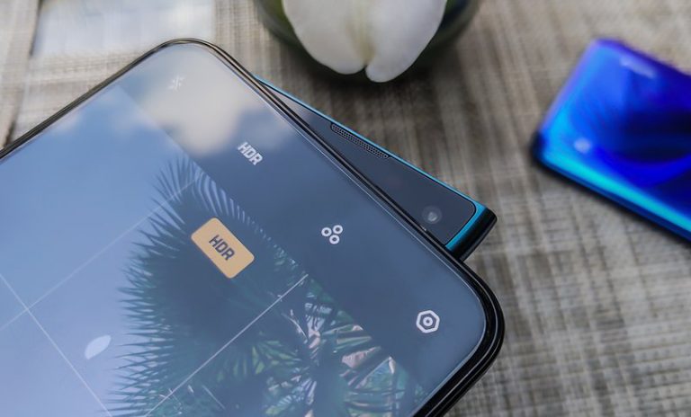 Chơi Tết xả láng với smartphone camera thò thụt đầy cá tính