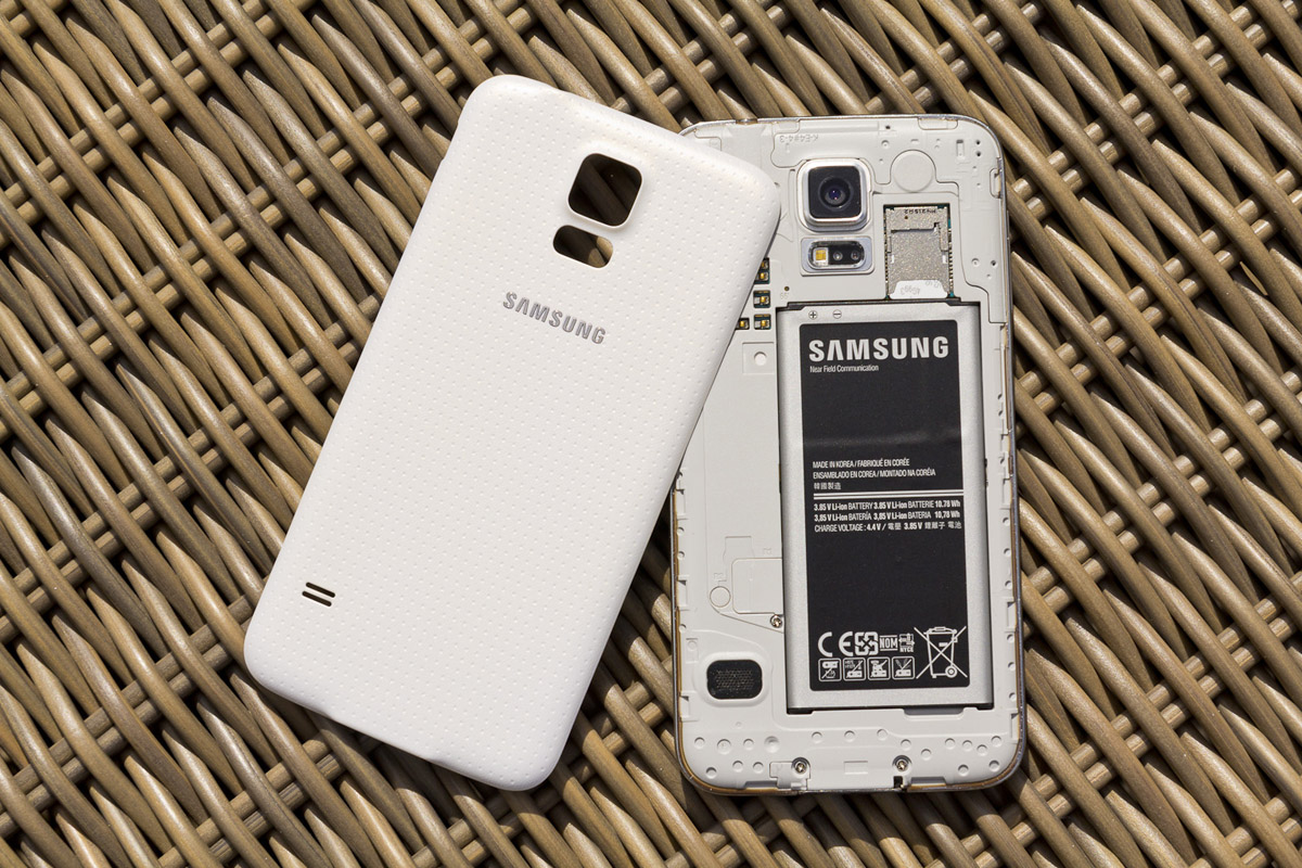 Samsung dự tính sẽ mang pin rời quay trở lại trên các mẫu smartphone