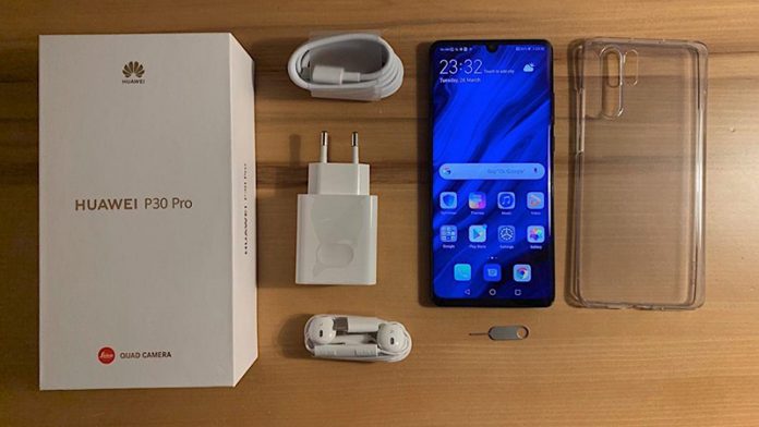 Rộ thông tin Huawei sẽ bỏ củ sạc tặng kèm trên các dòng sản phẩm mới