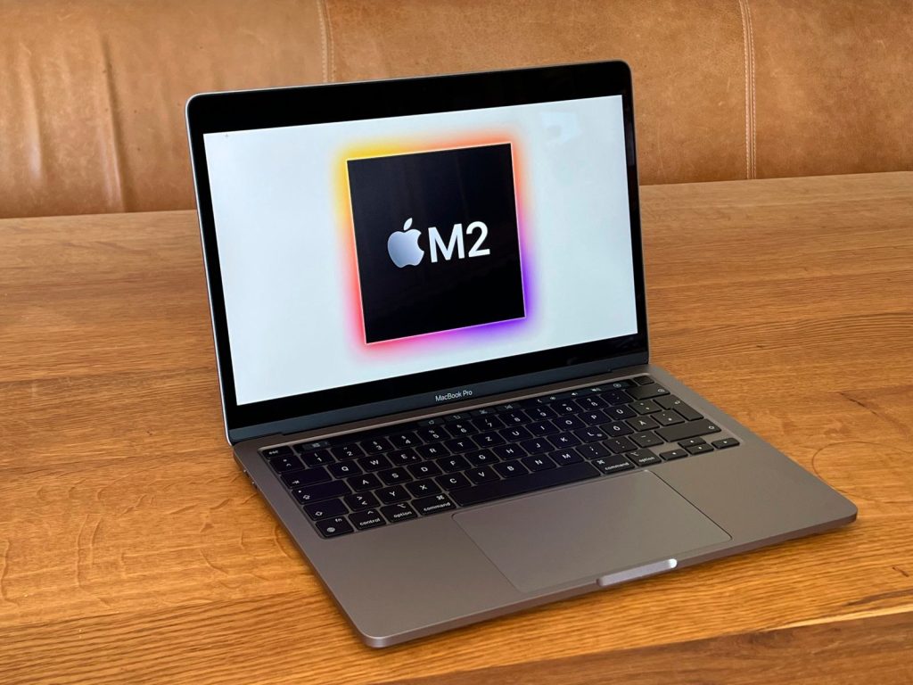 Review chi tiết MacBook Pro M2 13 inch 2022: "Quái vật" xinh đẹp nhà ...