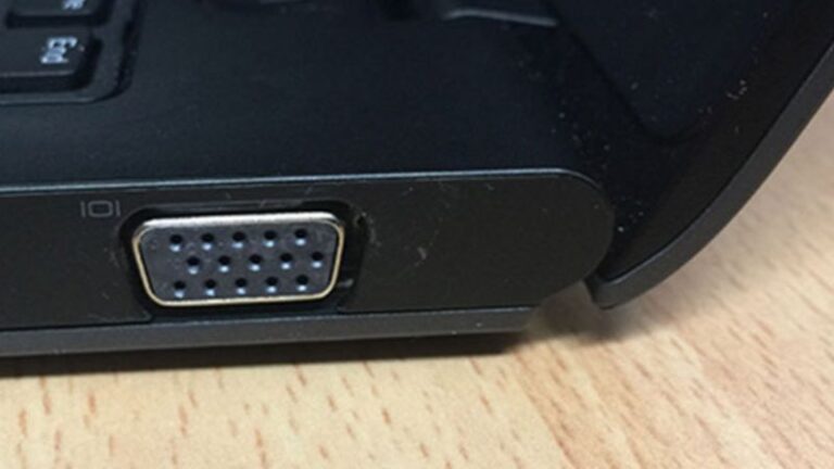 Cổng VGA là gì? So sánh giữa VGA và HDMI, nên chọn cổng nào?