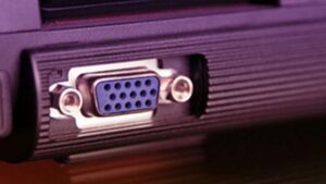 Cổng VGA là gì? So sánh giữa VGA và HDMI, nên chọn cổng nào?