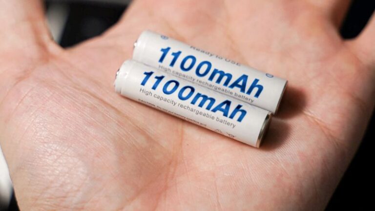 Pin AAA (3A) và pin AA (2A) có gì khác nhau? Loại nào dùng tốt?