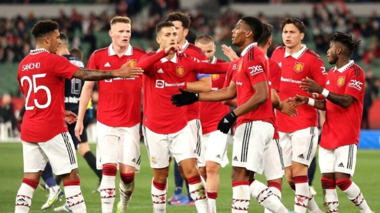 Top 5 sơ đồ đội hình phù hợp với Team Color Manchester United