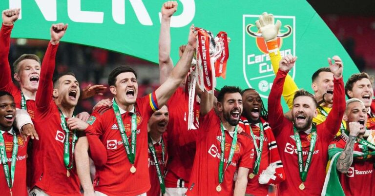 Top 5 sơ đồ đội hình phù hợp với Team Color Manchester United