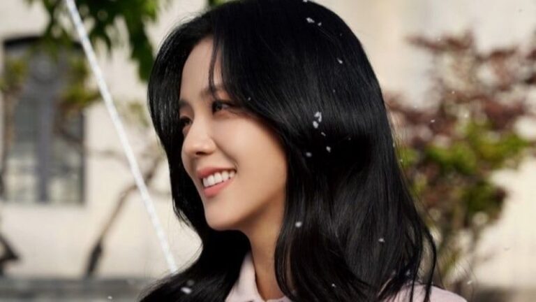 Những bức ảnh dễ thương và đáng yêu của Jisoo
