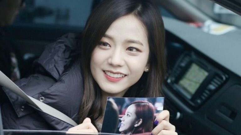Những bức ảnh dễ thương và đáng yêu của Jisoo