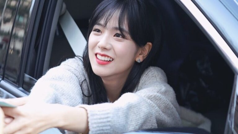 Những bức ảnh dễ thương và đáng yêu của Jisoo