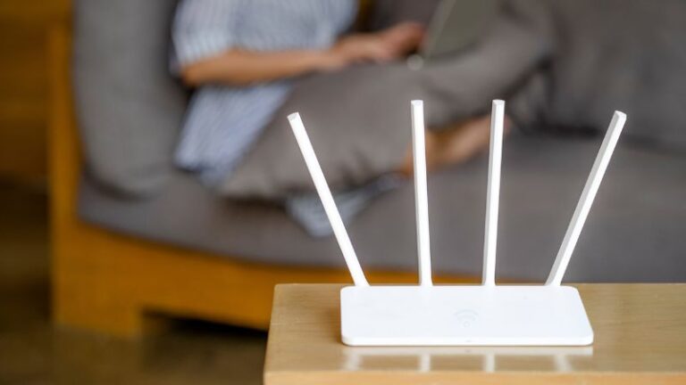 Modem Wifi và Router Wifi: Nên mua thiết bị mạng nào?