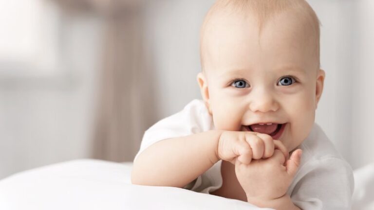 1000+ Ảnh Em Bé Đáng Yêu, Dễ Thương Làm Hình Nền Điện Thoại, Máy Tính ...