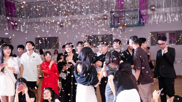 Prom là gì? Những Điều Cần Biết Về Tiệc Prom Party