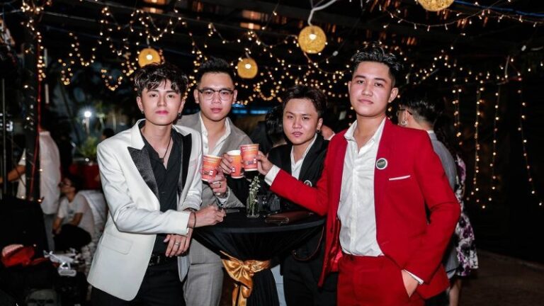 Prom là gì? Những Điều Cần Biết Về Tiệc Prom Party