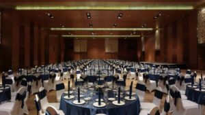 Prom là gì? Những Điều Cần Biết Về Tiệc Prom Party
