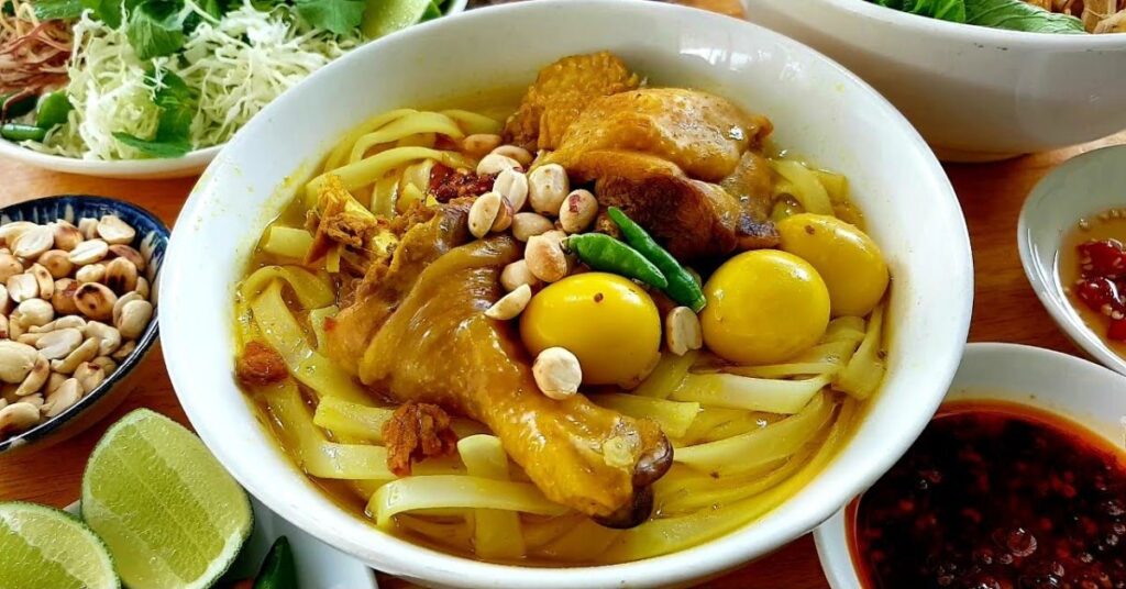 Bí quyết cách nấu mì quảng gà đậm đà, chuẩn vị miền Trung